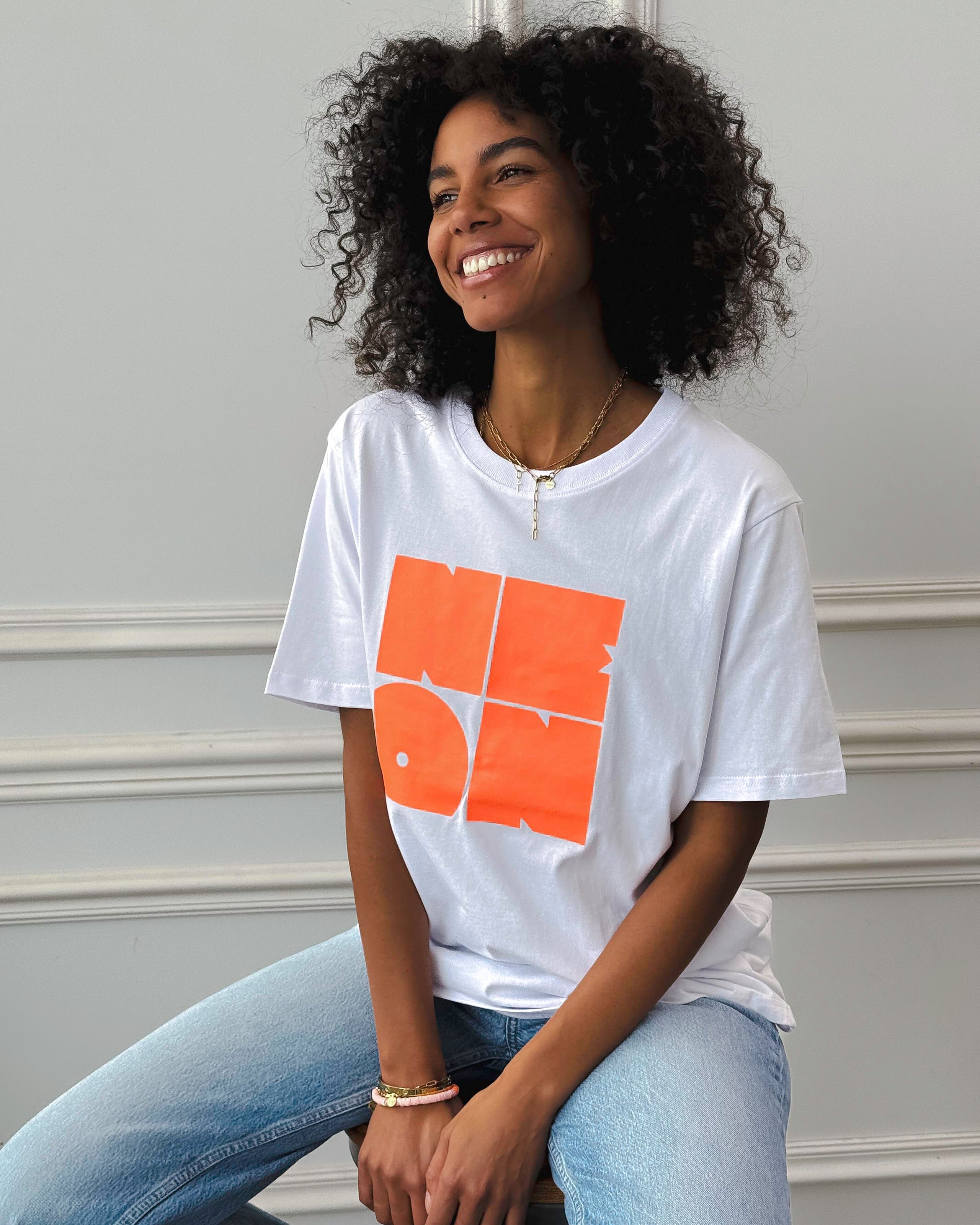 NEON SQUARE T-Shirt – Kiss My Neon